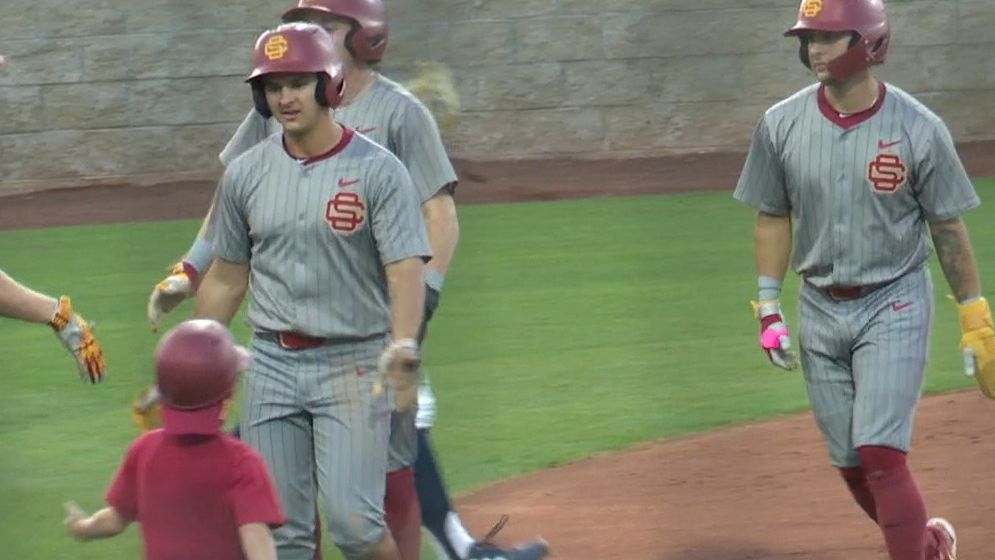 Kevin Takeuchi clears the bases with a 3-RBI double - ESPN Video