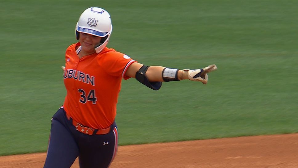 Amelia Lech crushes a solo HR for Auburn - ESPN Video