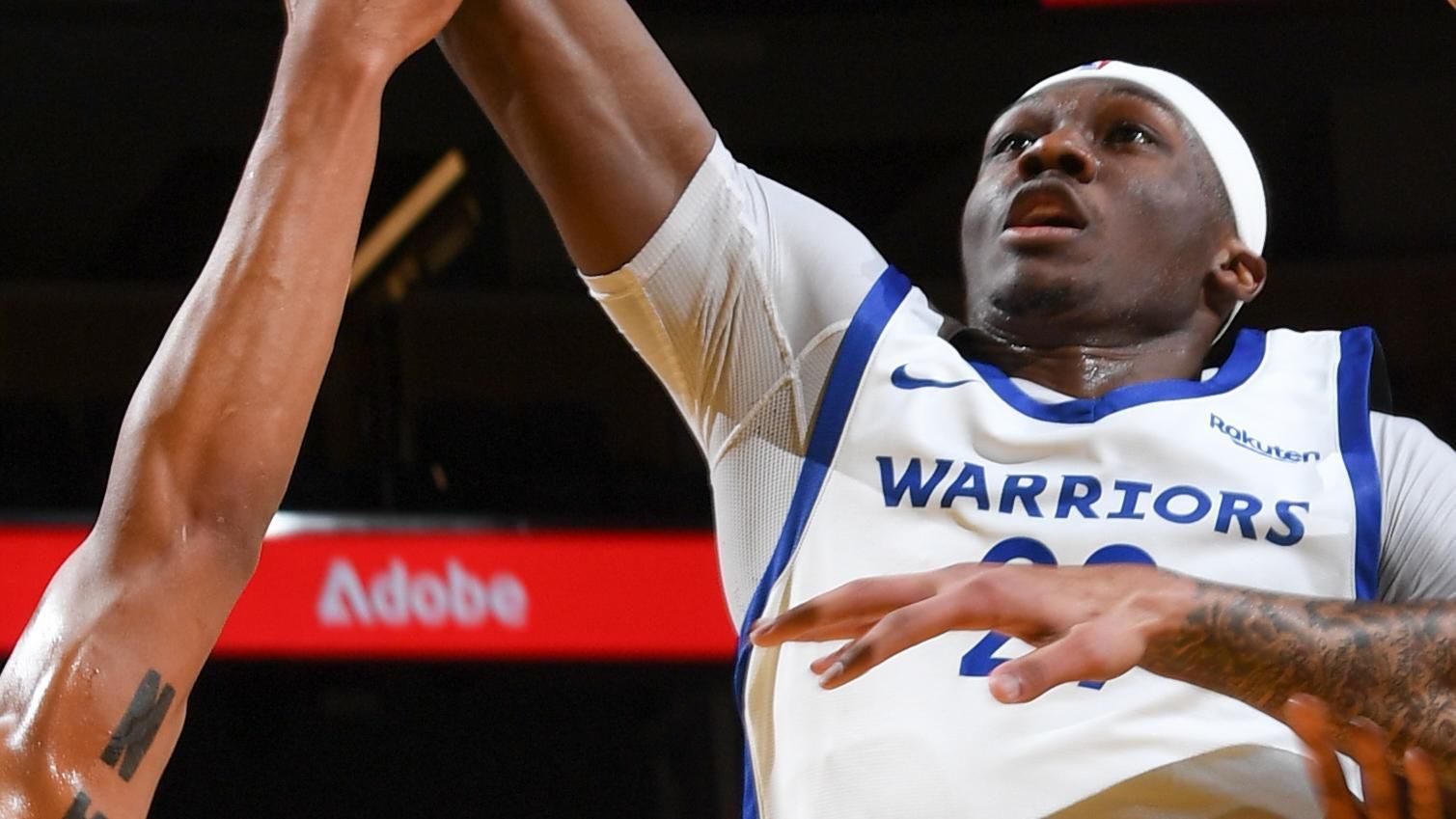 Golden State's Daeqwon Plowden skies for a jam - ESPN Video