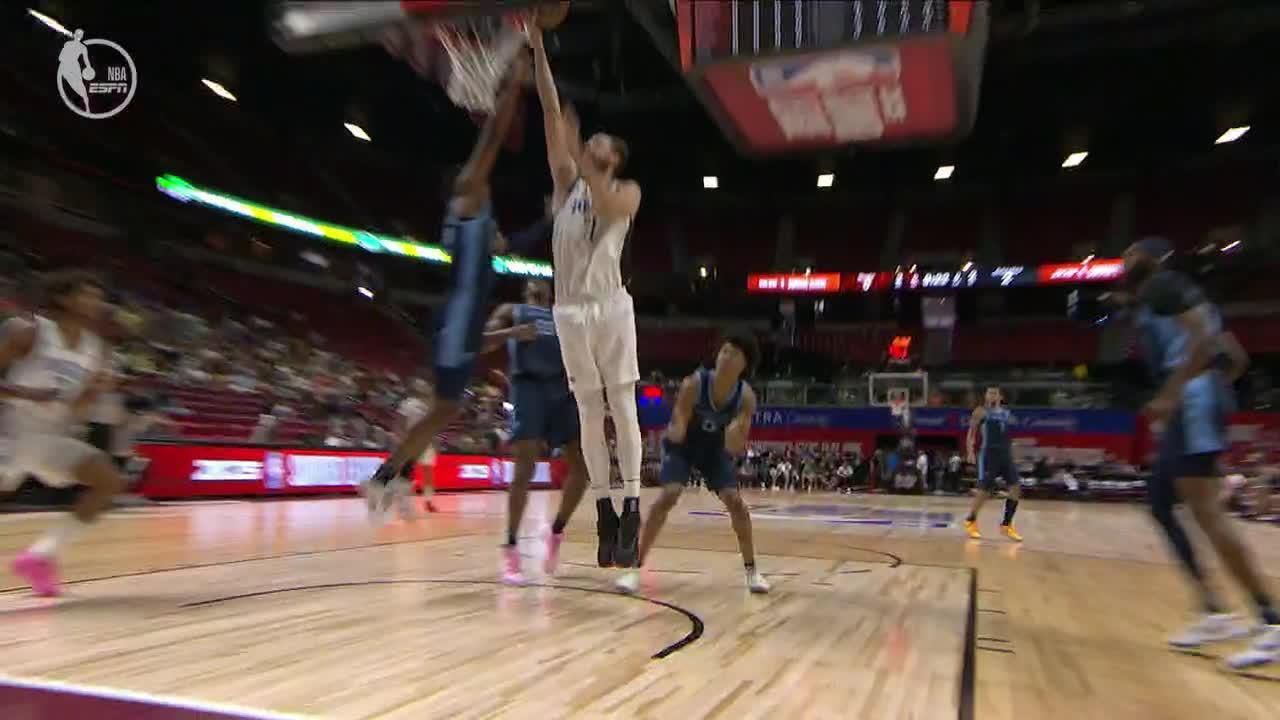 Jay Huff pivots around defender in paint for nice basket - ESPN Video