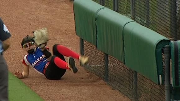 Virginia player makes incredible catch while crashing into fence - ESPN ...