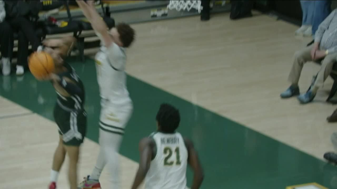 Tyrone Riley IV rocks the rim with powerful flush - ESPN Video