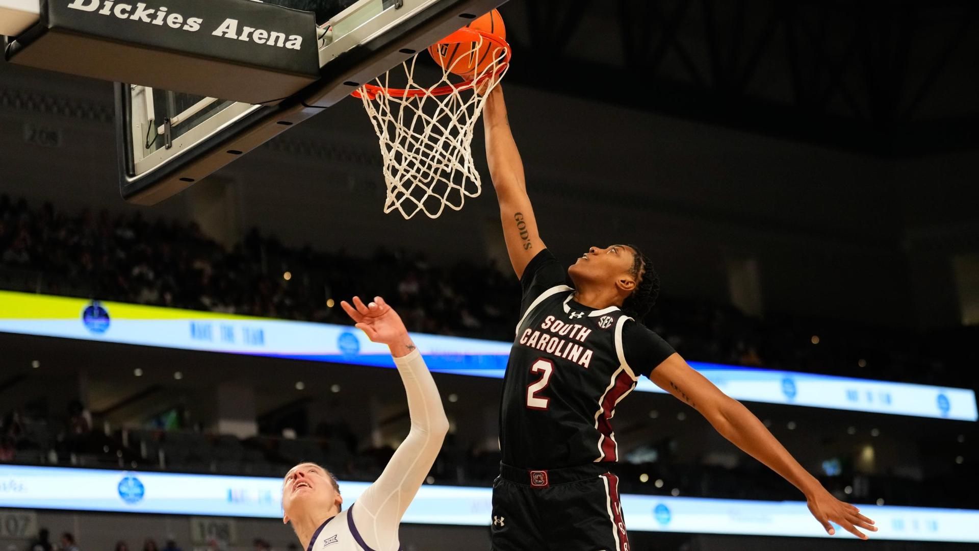 Ashlyn Watkins rocks the rim with one-handed dunk for South Carolina ...
