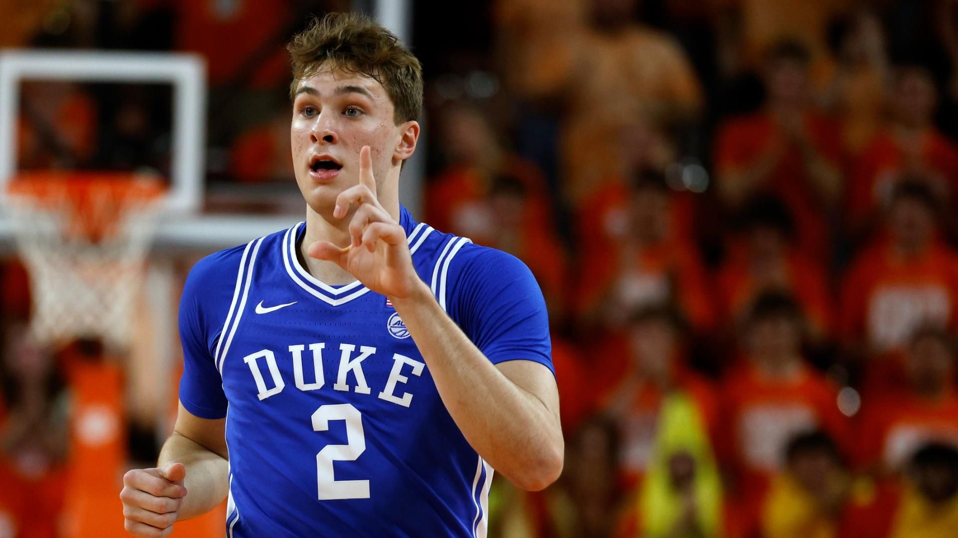 How does Flagg compare with previous freshman Wooden Award winners ...