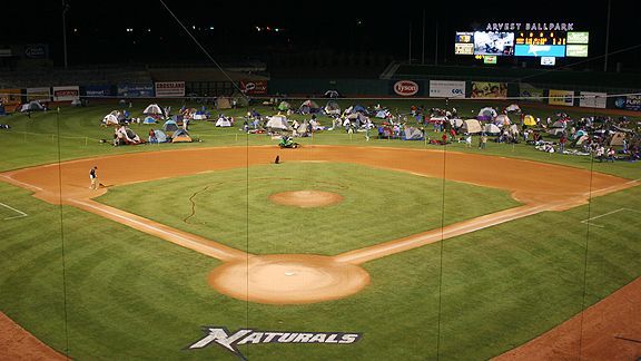 Baseball's best publicity stunts (Part 1, continued) - ESPN