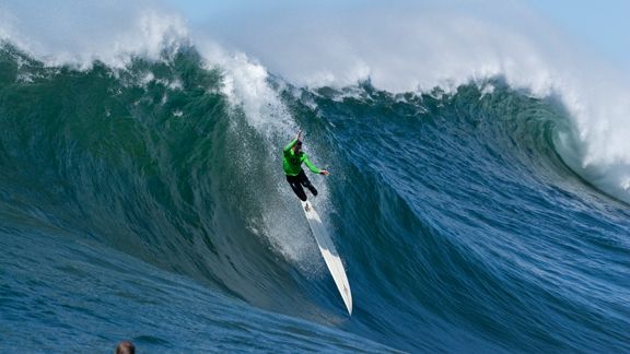 Jeff Clark makes a motion to Habor Commission to obtain Mavericks permit