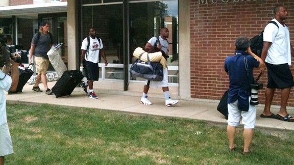 Emery sends message to Bears' rookies - ESPN - Chicago Bears Blog- ESPN