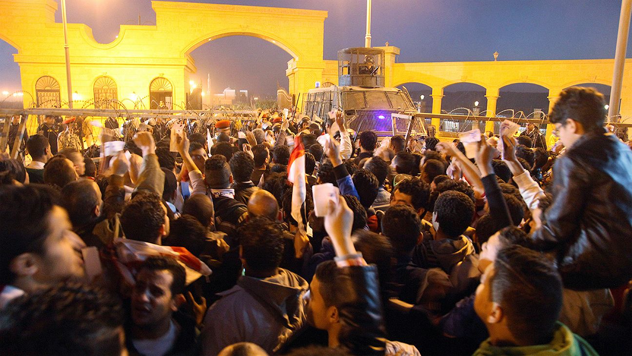 Fan riot in Egypt kills at least 25 people, security officials say - ESPN