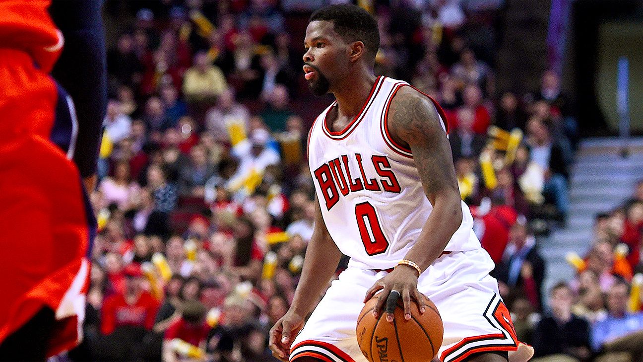 Aaron Brooks returning to Chicago Bulls - ESPN