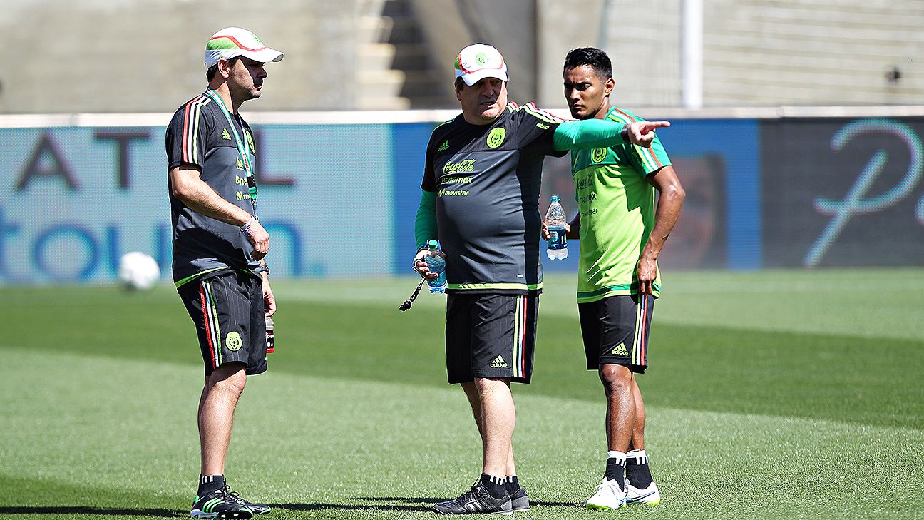Mexico coach Miguel Herrera clears the air about controversy - ESPN