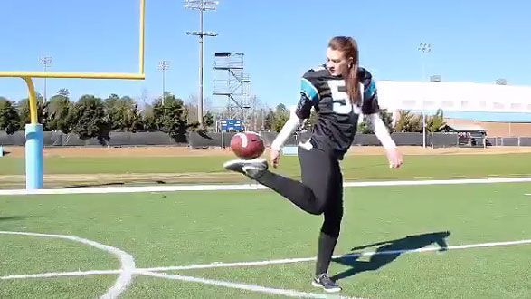 Soccer Freestyler Indi Cowie Takes Magic Act To Football Field - ESPN