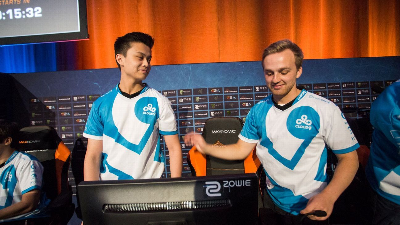 DreamHack Austin - Counter-Strike Global Offensive - C9 and HellRaisers ...