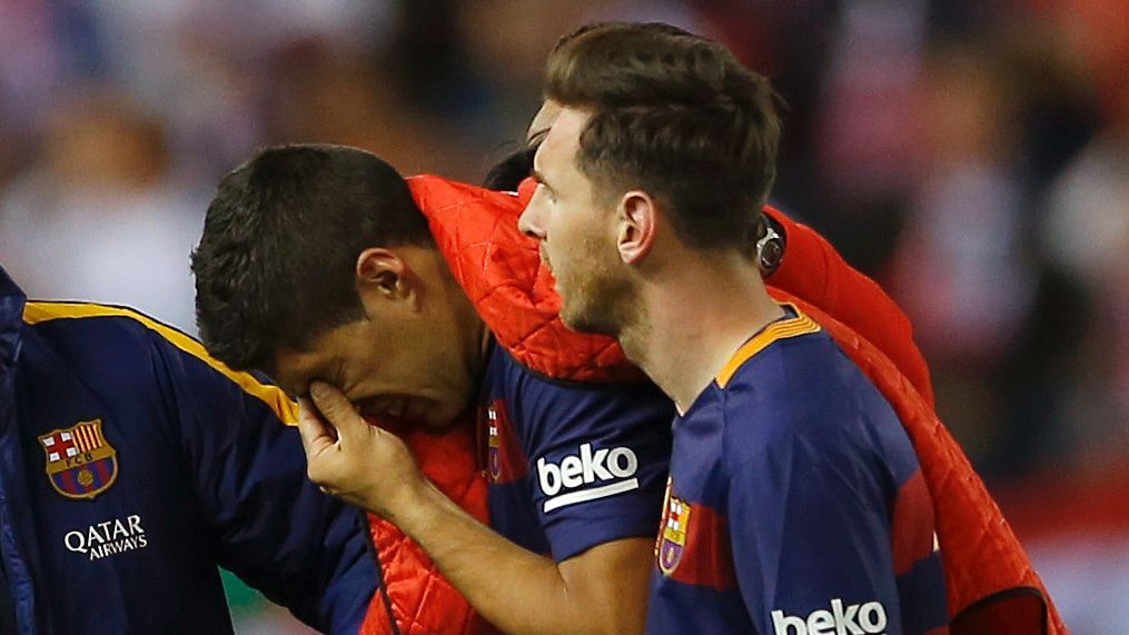 Uruguay striker Luis Suarez' injury raises fears over availability for ...