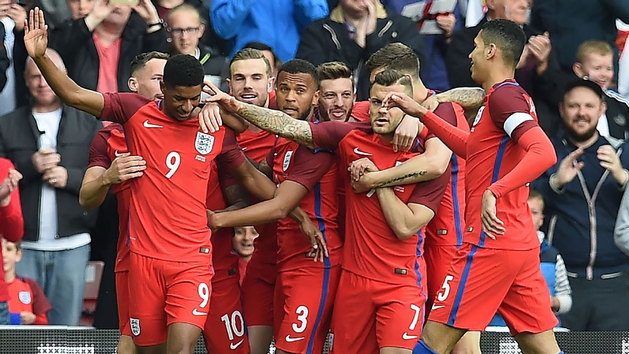 Wayne Rooney says Marcus Rashford deserves spot in England squad for ...