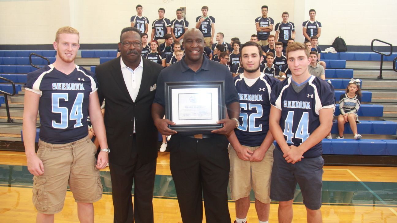 Seekonk's Vernon Crawford named Patriots Coach of the Week - ESPN ...