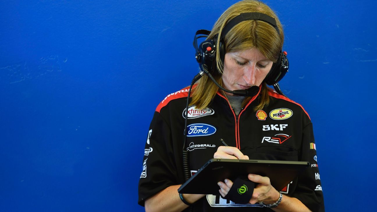Andrea Mueller takes the lead as engineer for NASCAR Cup team - ESPN