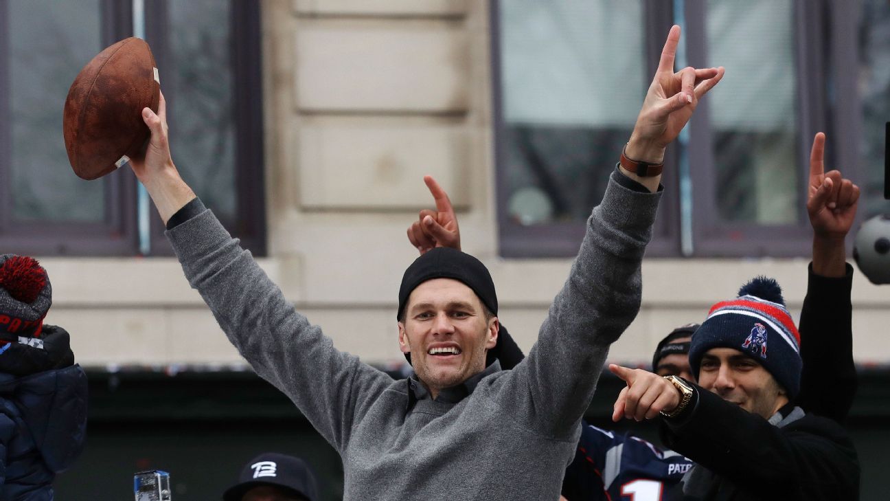 Fans line streets of Boston as part of Patriots' Super Bowl LI ...