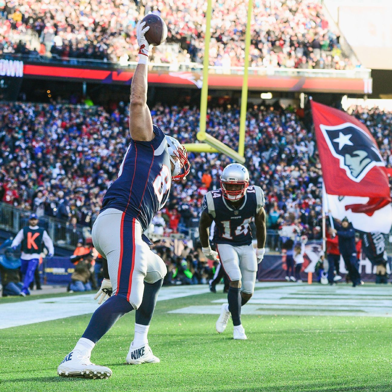 Rob Gronkowski transformó la clásica celebración, en una marca propia ...