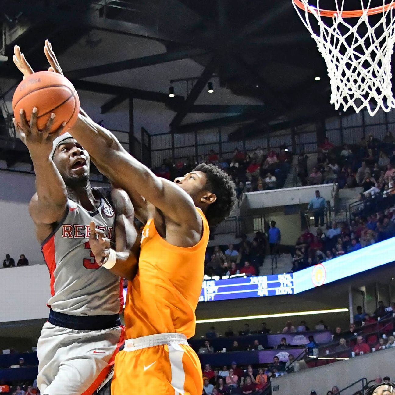 Protest over, Ole Miss players stand for anthem - ESPN