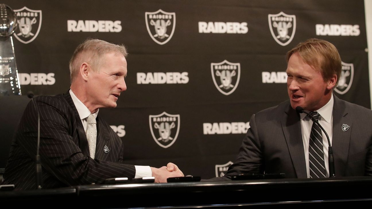 Mike Mayock se alista para su primer draft como gerente general