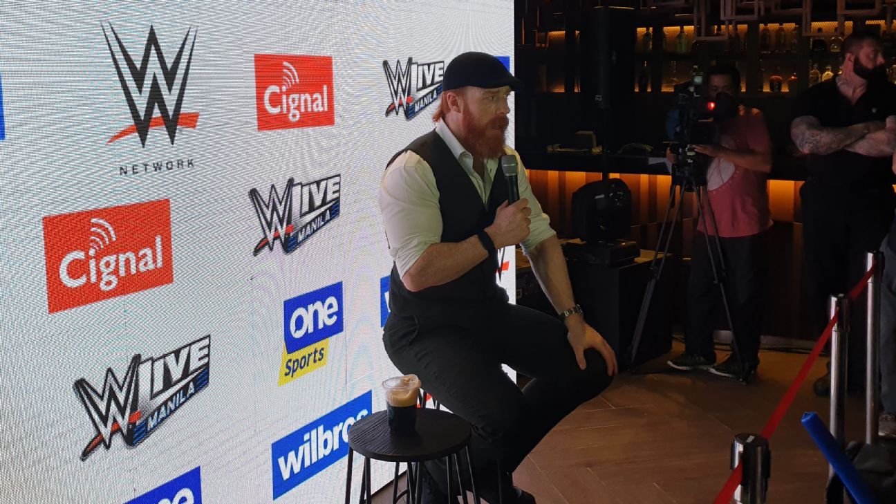 Liverpool fan and WWE star Sheamus trolls Manchester crowd - ESPN