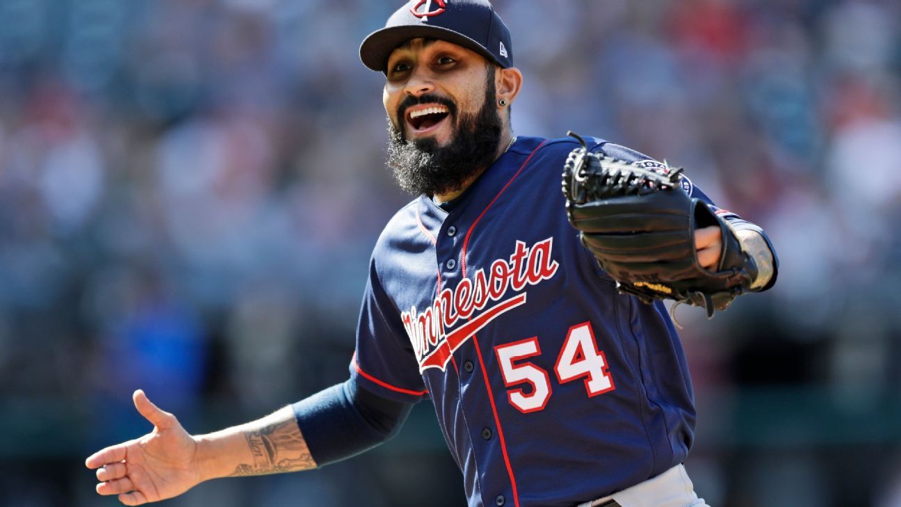 MLB: Sergio Romo renueva con los Twins - ESPN