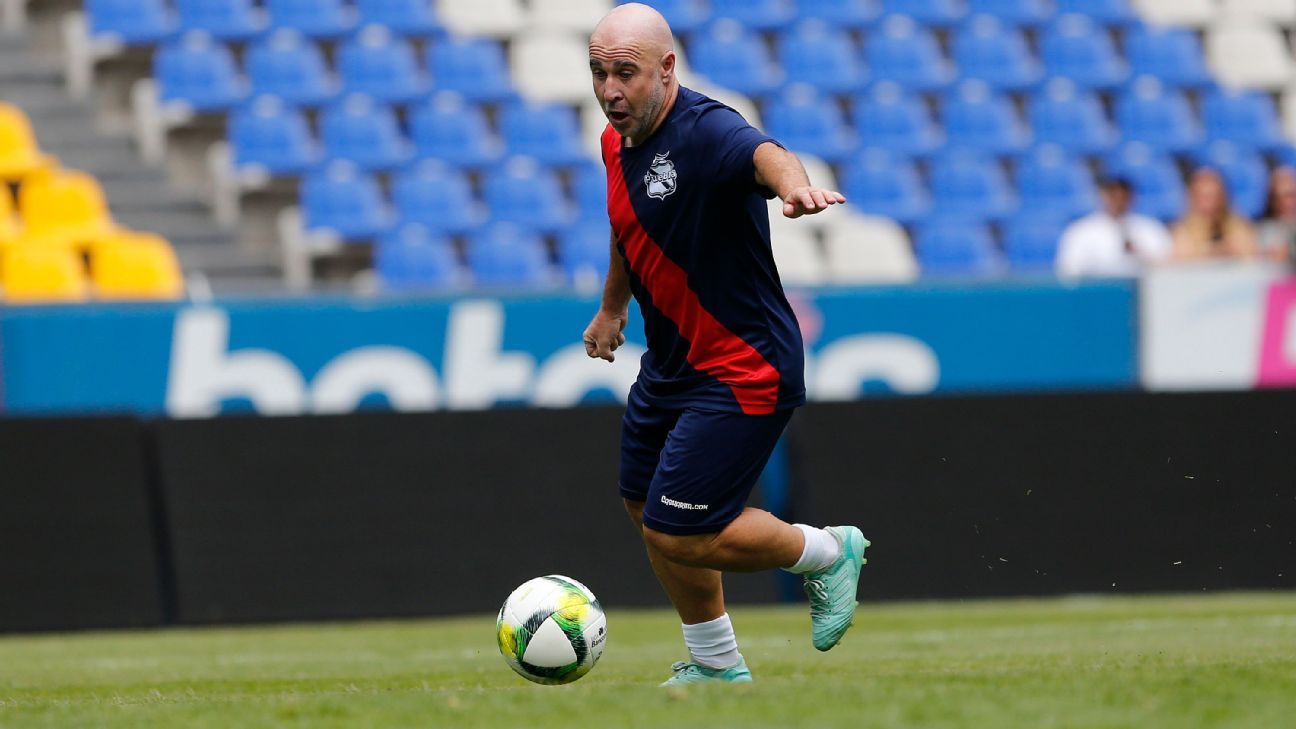 'Pony' Ruiz, primer técnico de Lobos BUAP en la nueva era - ESPN