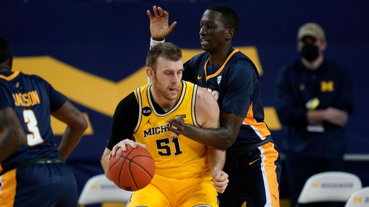 Austin Davis sidelined for Michigan Wolverines basketball team - ESPN