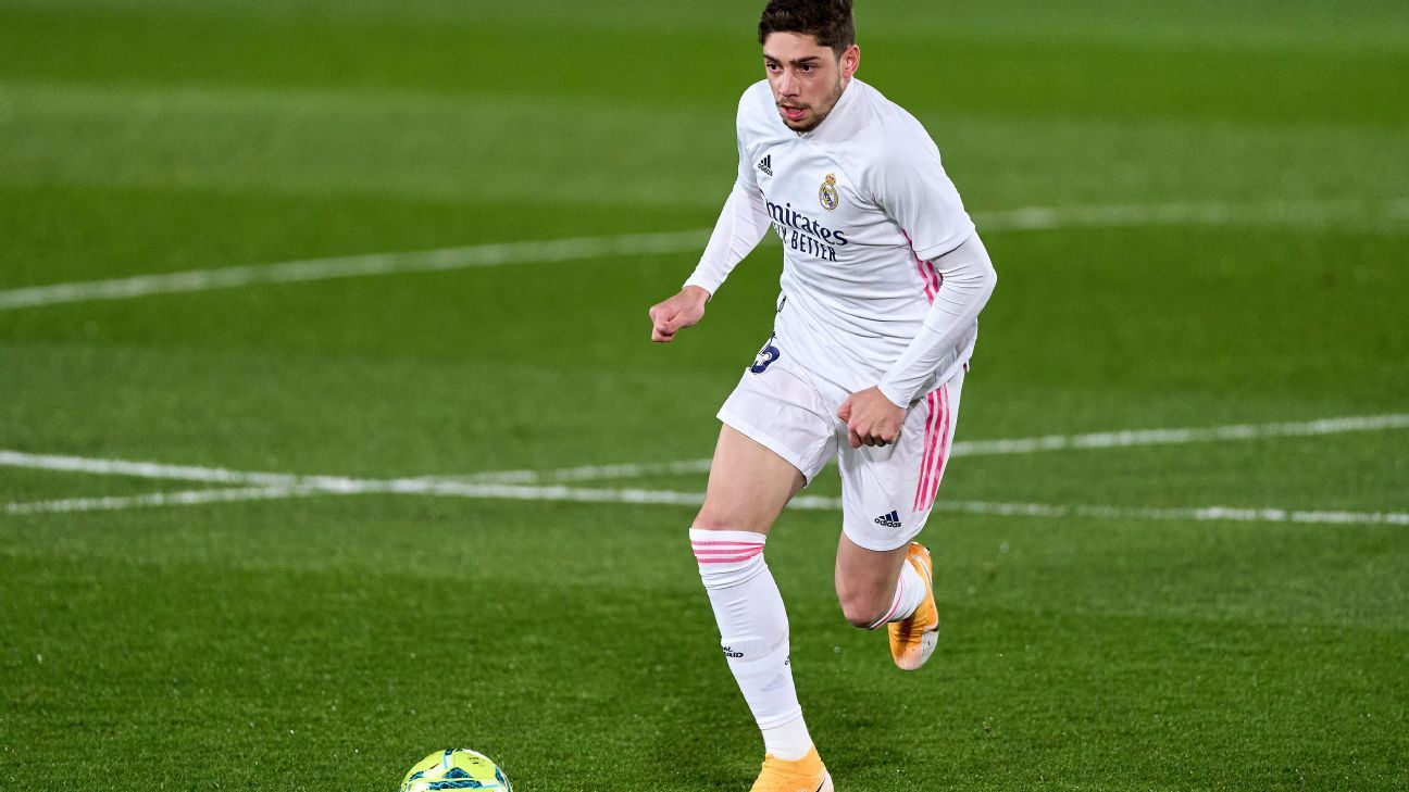 Fede Valverde va como lateral derecho frente a Liverpool en Anfield - ESPN