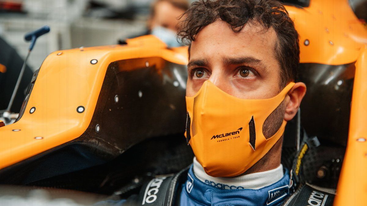 First look at Daniel Ricciardo in McLaren's F1 car - ESPN