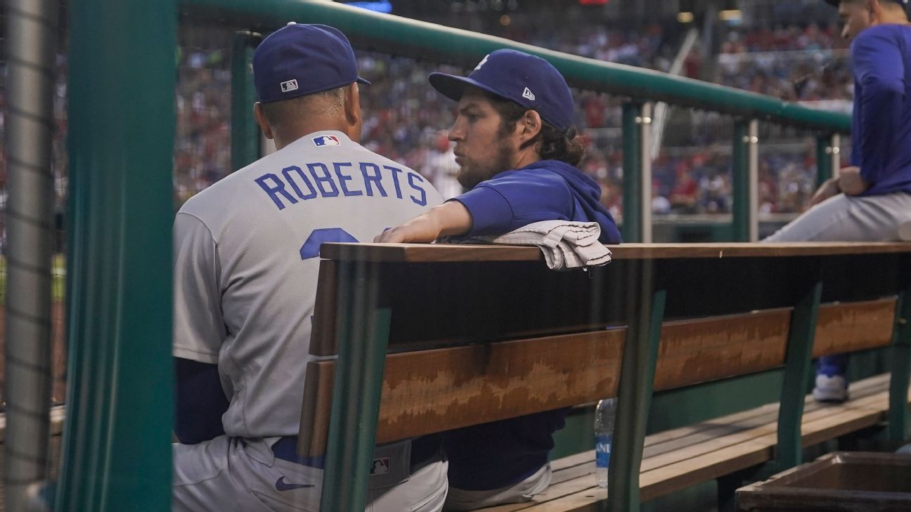Dave Roberts, manager de Dodgers, no espera que Trevor Bauer regrese el ...