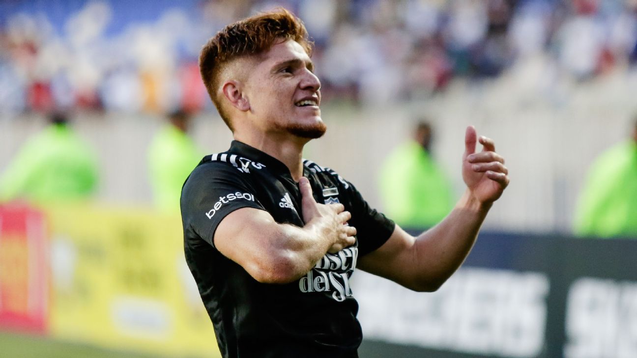 Leonardo Gil fue incluido entre los 5 mejores jugadores de ...