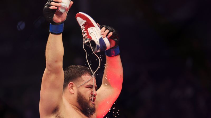 Tai Tuivasa classifica vitória sobre Derrick Lewis no UFC 271 como ...