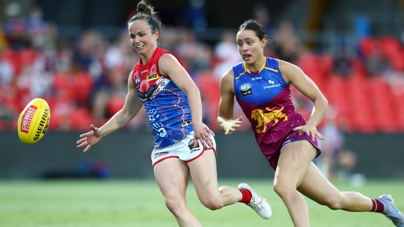 Joel Selwood backs AFLW star Daisy Pearce's coaching bid - ESPN