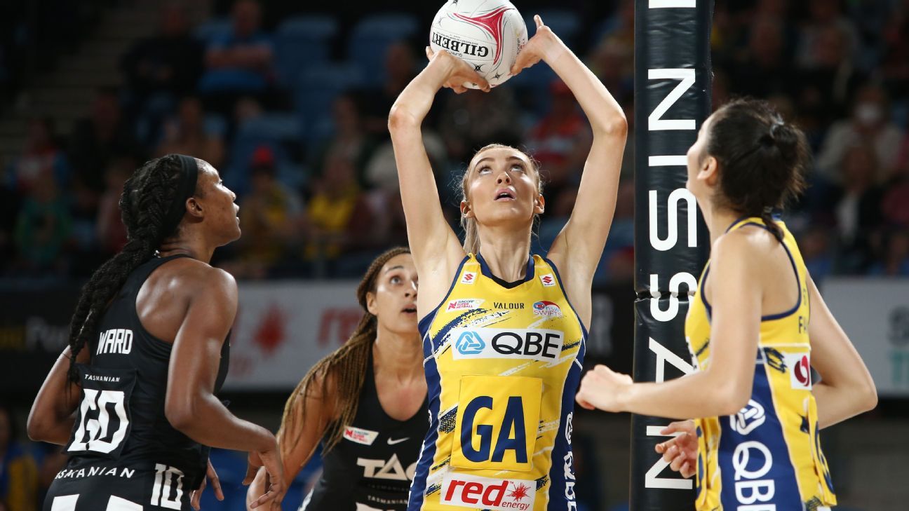 Super Netball Helen Housby steps up in NSW Swifts' first win - ESPN