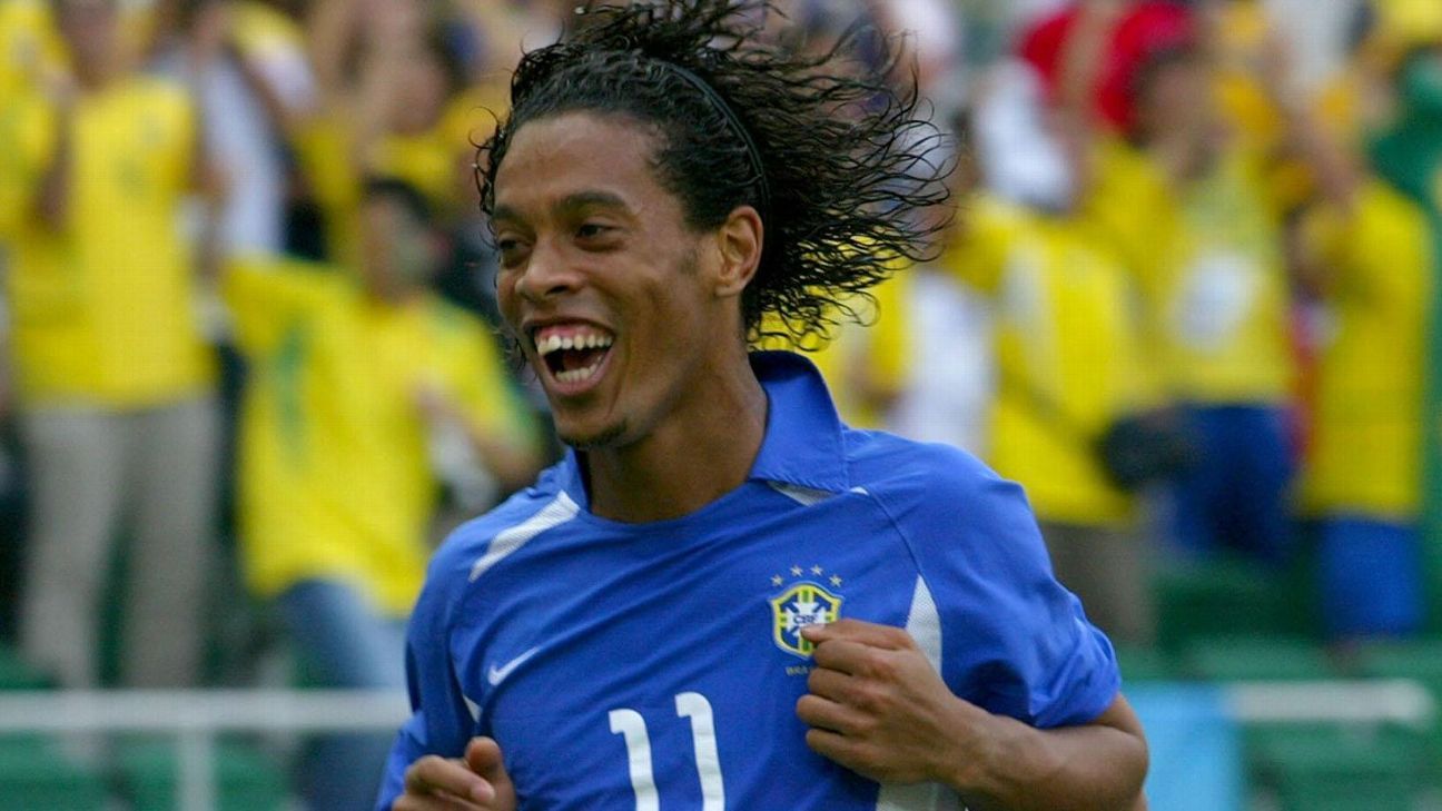 20 anos depois, Ronaldinho acaba com dúvidas e revela se tentou chutar ...