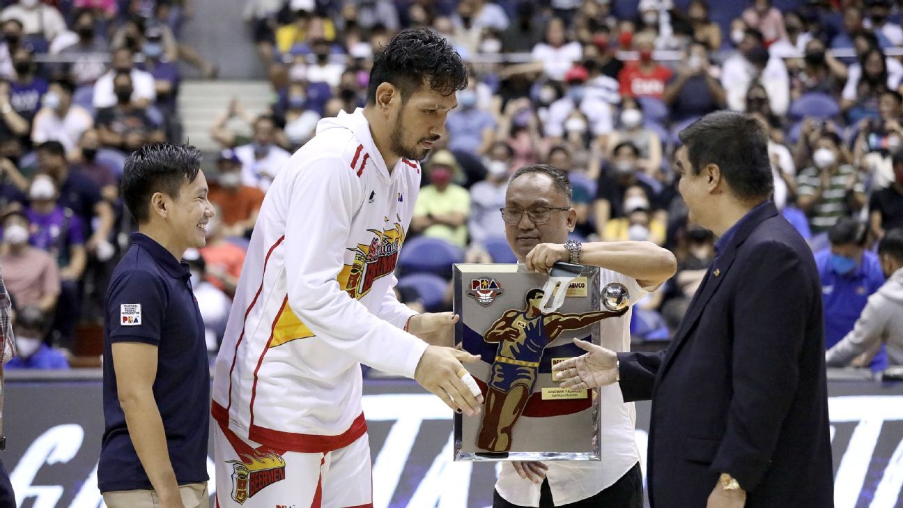June Mar Fajardo wins best player of the Philippine Cup award - ESPN
