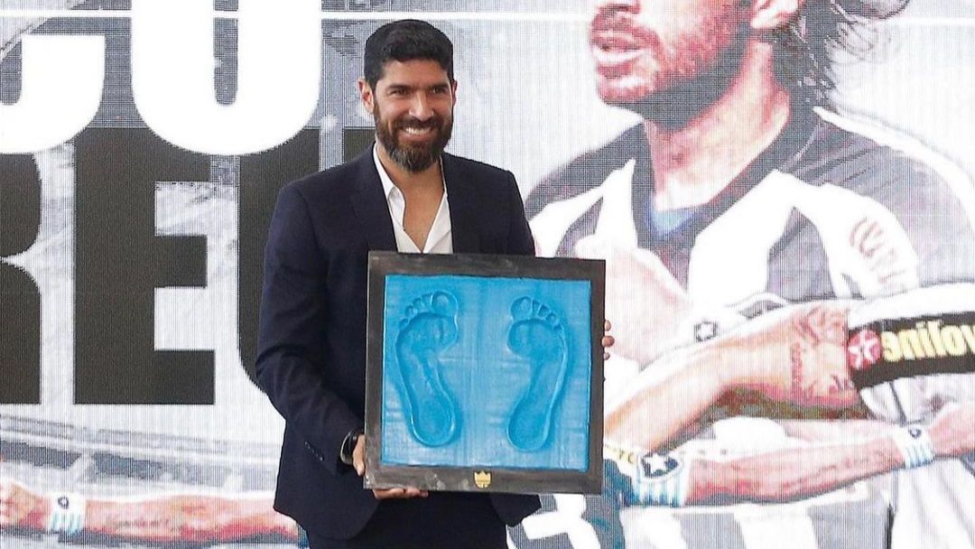 El Loco Abreu dejó su huella inmortalizada en el Maracaná - ESPN