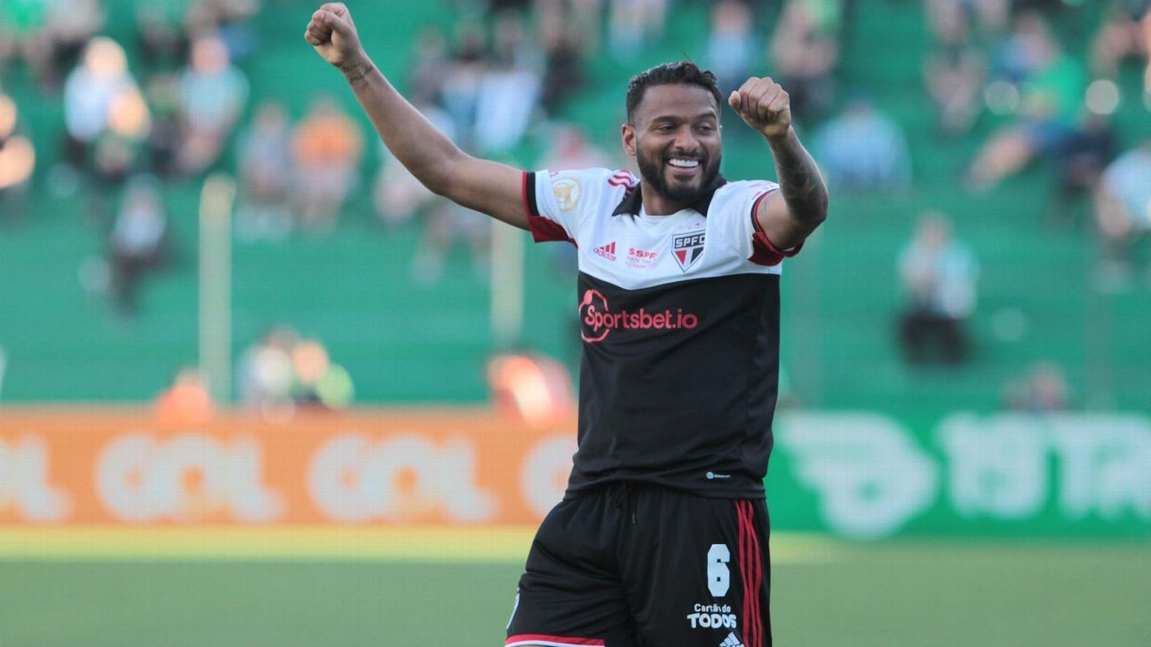 Reinaldo diz que renovação com o São Paulo 'esfriou' e revela o que ...