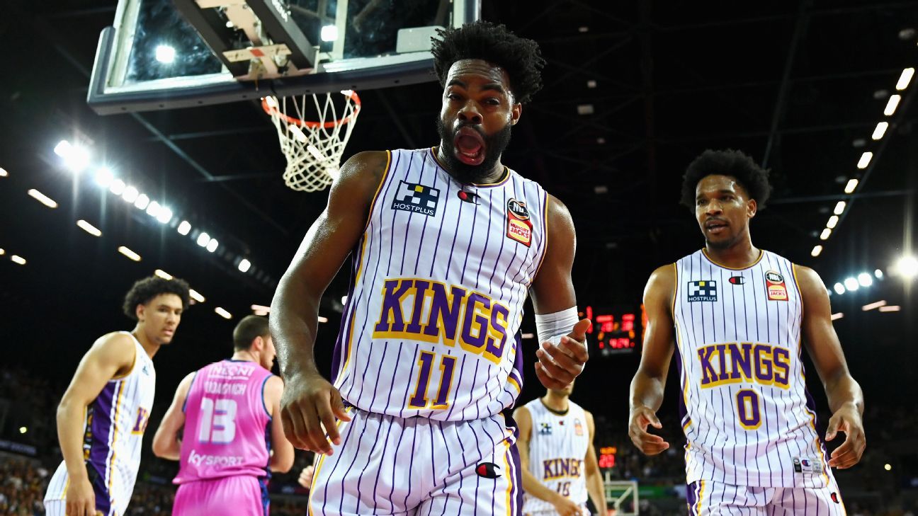 Rayan Rupert, Xavier Cooks injured in Kings' win over Breakers - ESPN