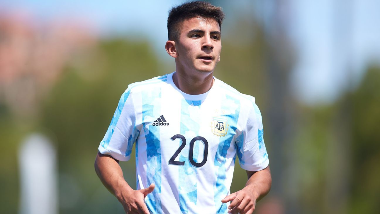 El sueño de Thiago Almada: la bendición de Messi y el doble regalo para ...
