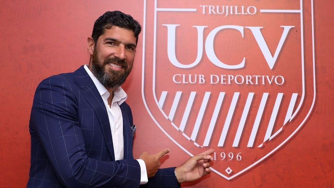 El Loco Abreu fue presentado en César Vallejo: "Veo una liga con ...