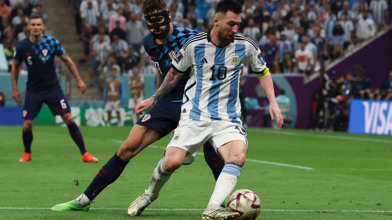 2022 World Cup 'Moment of the Day': Messi magic - ESPN