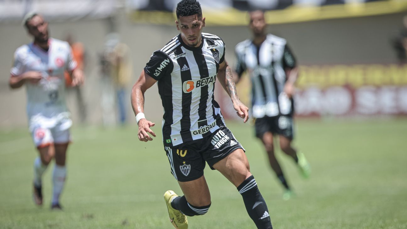 Paulinho marca pela 1ª vez, Hulk anota no fim, e Atlético-MG vence ...