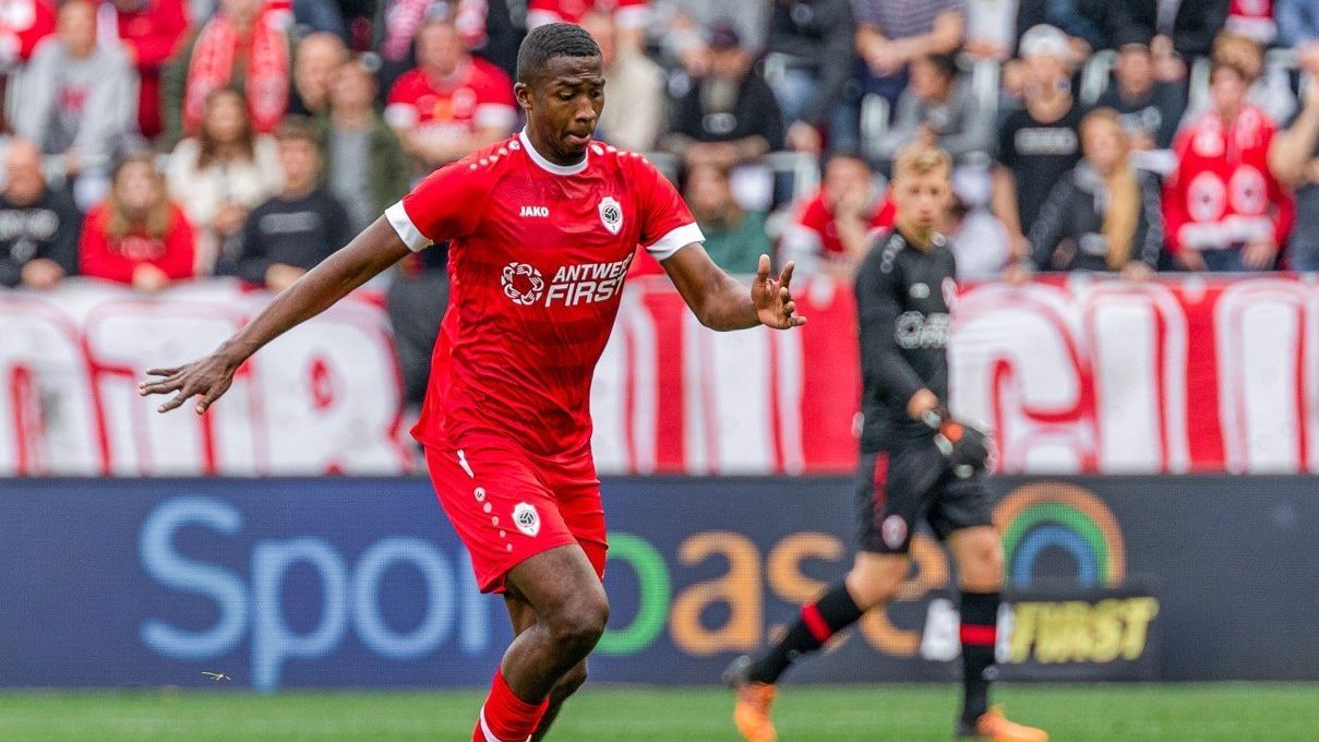 William Pacho cerró con triunfo la mejor semana de su carrera - ESPN