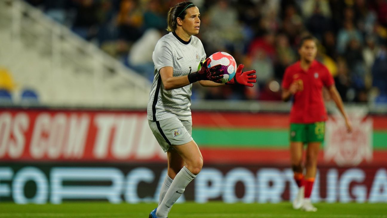 Three clubs, one year: How Lydia Williams navigated 2022 - ESPN