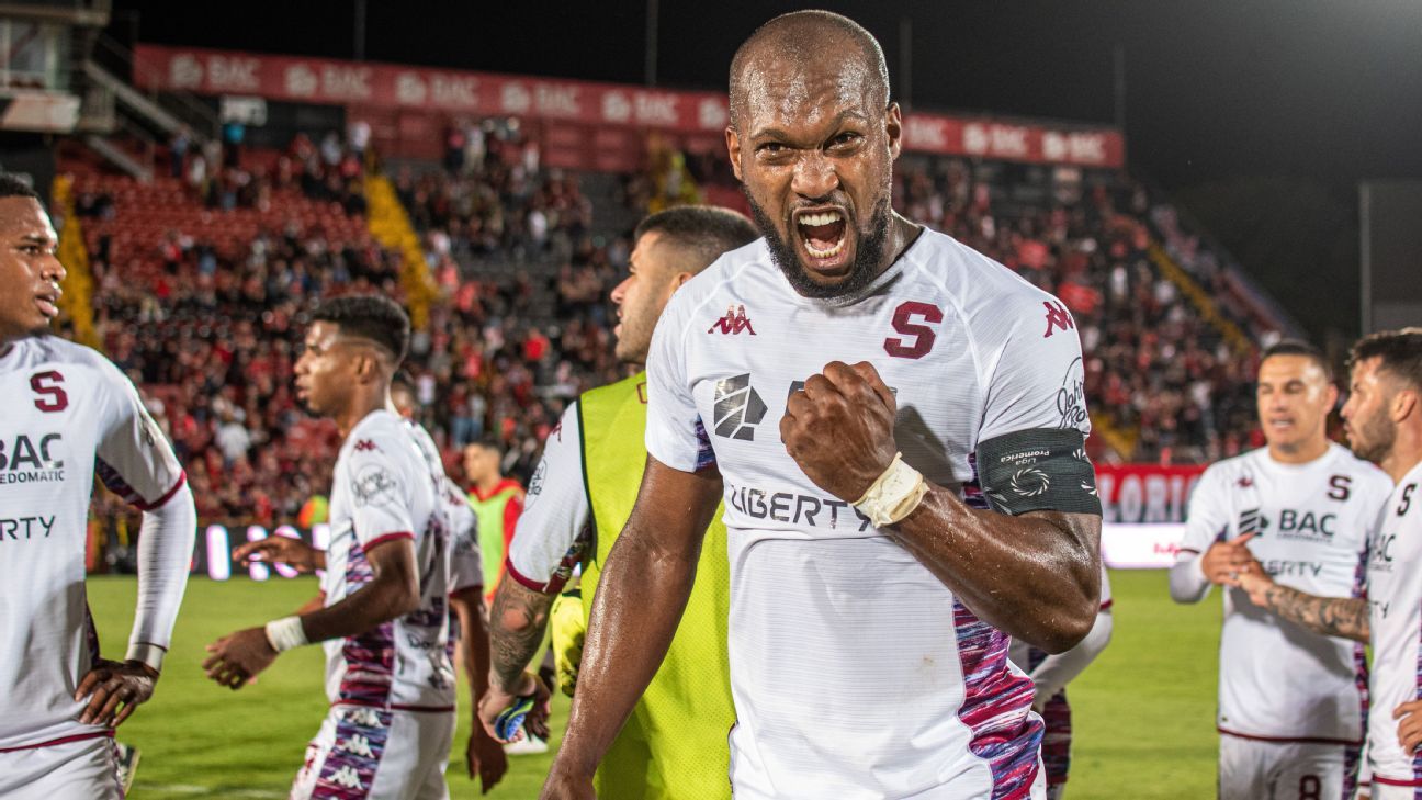Jafet Soto siembra duda sobre futuro de Kendall Waston en Saprissa - ESPN