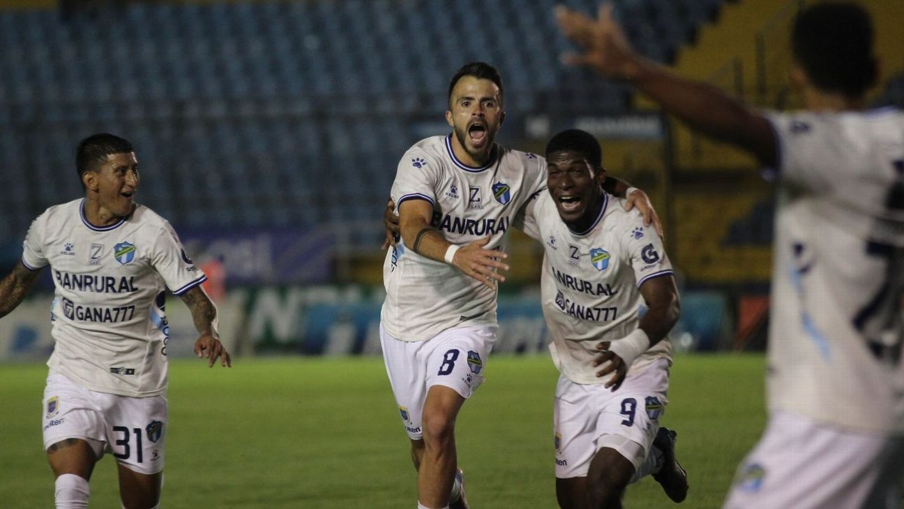 La sensación de Rodrigo Saravia sobre el gol de último minuto: "Sabe un ...