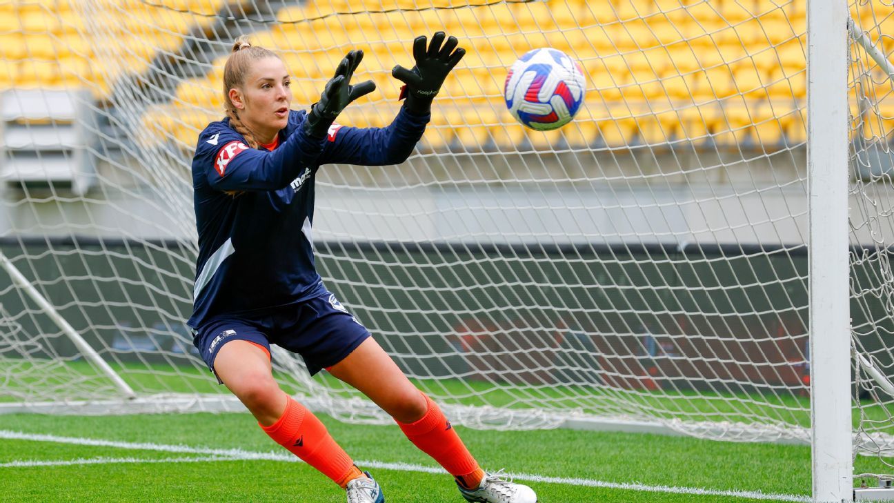 Melbourne Victory goalkeeper Casey Dumont joins Hawthorn AFLW team - ESPN