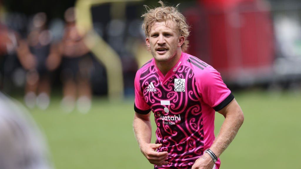Damian McKenzie renovó con New Zealand Rugby hasta 2025 - ESPN